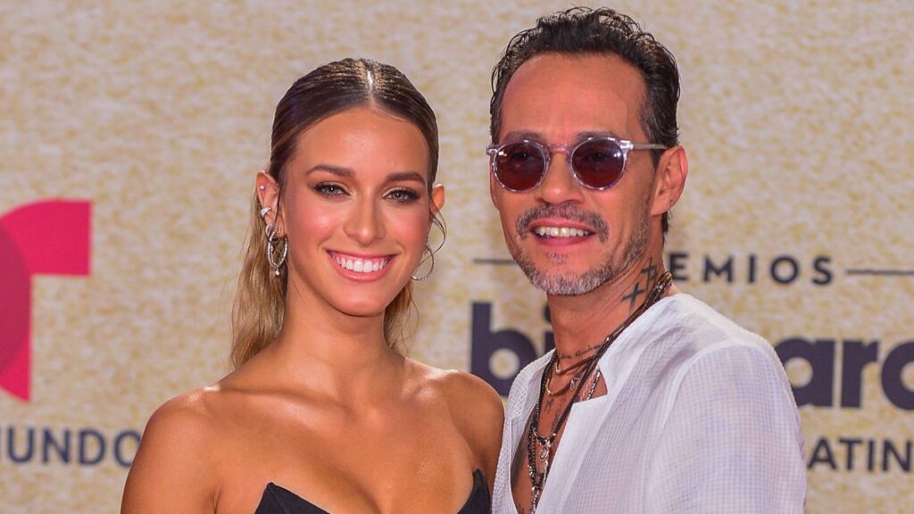 Marc Anthony Presents His 19-Year-Old Girlfriend At The 2021 Billboard ...