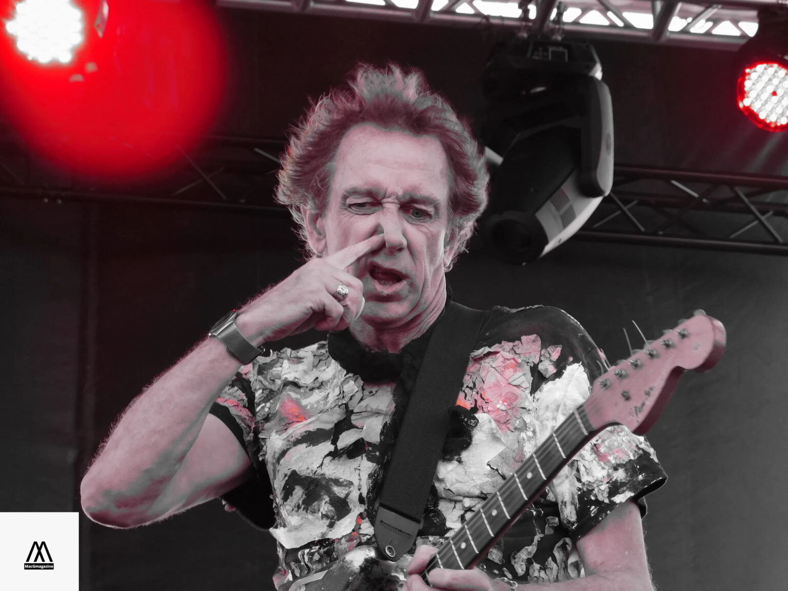 How did the Guitarist Dix Denney Pass Away? – MACG Magazine